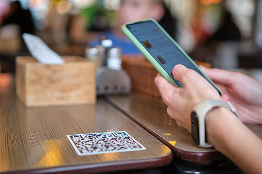 6 Ways to Use QR Codes on Restaurant Stickers | Stomp Stickers